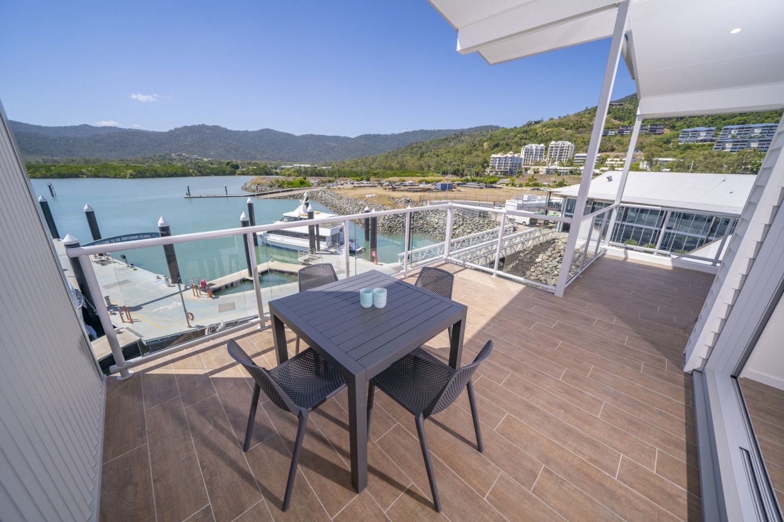 Airlie Beach Apartments - Harbour Cove